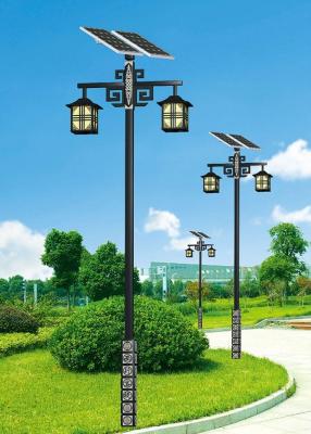 Cina Il watt leggero solare alimentato solare 50w dell'iluminazione pubblica 400w 40w 50 di retro stile della Cina ha condotto la luce del cortile in vendita