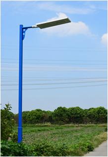 Cina Solare interamente in un'iluminazione pubblica solare integrata all'aperto principale dell'iluminazione pubblica 60w 90w 120w 150 200w 160lm/W IP65 in vendita