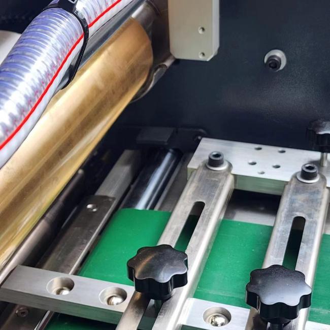 DG850B Feeder Gluing Machine Rigid Box Paper Sheet Forming Machine