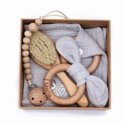 Cina Custom Wooden Natural Cotton Eco-Friendly Toy Gift Set Crochet Bunny Teethers Baby Plush Rattle Crochet Teethers in vendita