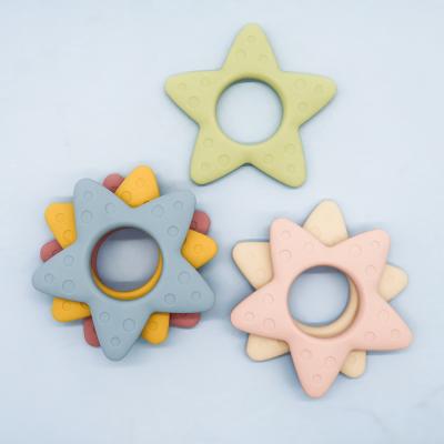 Cina Baby Teethers Ring Food Grade Baby Silicone Teether 2022 Soft Teething Toy Modern Custom Design Newborn New in vendita