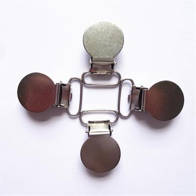 Cina High Quality Round Stainless Steel Baby Pacifier Clips Stainless Soother Dummy Clip in vendita
