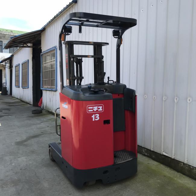 Heli 1.5T Diesel Forklift side view