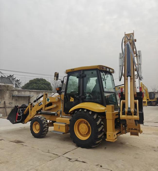 Used JCB 3cx 4cx Mini Loader Tractor side view