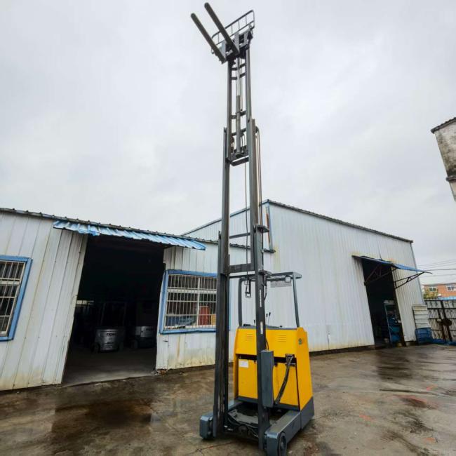 Used Komatsu Forklift operational view