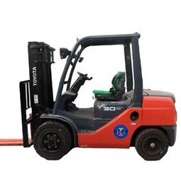 China Toyota 8F 3 Ton Used Forklift With Diesel Engine 3m Lifting Height for sale