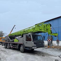 China ZOOMLION ZTC250V Used Crane Construction 25 Ton Loading Capacity for sale