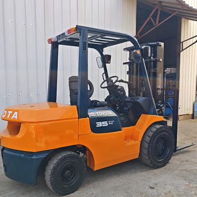 Cina Verniciatura originale Toyota carrello elevatore 3.5 tonnellate Giappone usato originale macchina di seconda mano in vendita