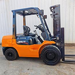 Cina Verniciatura originale Toyota carrello elevatore 3.5 tonnellate Giappone usato originale macchina di seconda mano in vendita