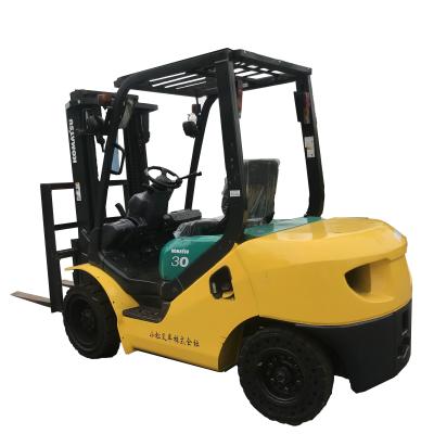 Cina Carrello elevatore diesel usato Komatsu Serie 16 da 3 tonnellate con altezza di sollevamento di 4 metri per la movimentazione logistica intensiva in vendita