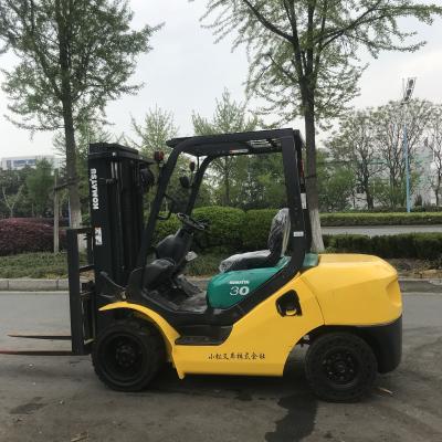 Cina Carrello elevatore diesel usato Komatsu Serie 16 da 3 tonnellate con altezza di sollevamento di 4 metri per la movimentazione logistica intensiva in vendita