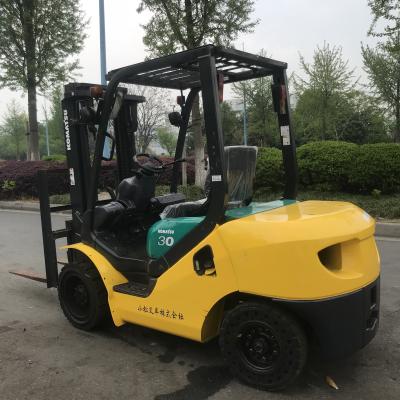 Cina Carrello elevatore diesel usato Komatsu Serie 16 da 3 tonnellate con altezza di sollevamento di 4 metri per la movimentazione logistica intensiva in vendita