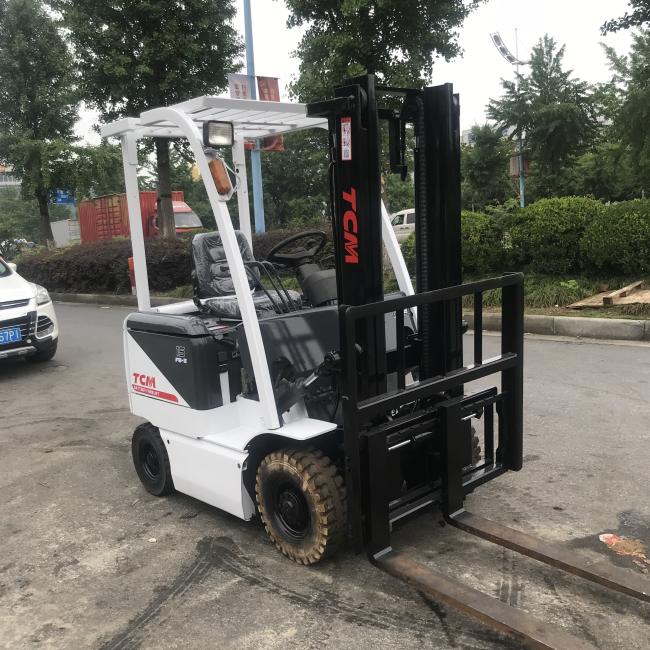 TCM 15 Electric Forklift front view