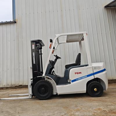中国 中古 TCM CPCD30 3トン ディーゼルフォークリフト 6m 揚高 状態良好 中国製 油圧フォークリフト 揚機 レストラン 販売のため