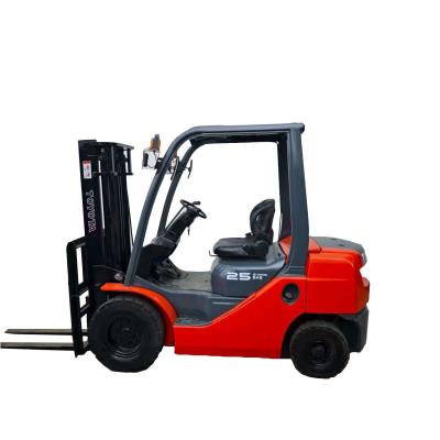 中国 トヨタディーゼル8F 2.5トン オレンジ対重量フォークリフト 重荷パレットスタッキングと材料処理 販売のため