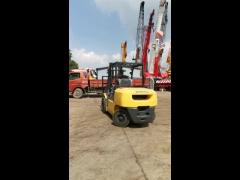 Pneumático sólido 5T Komatsu FD50 Diesel-Zweithandsaufzug FD30-14 30-16 20-7 Zweithandsaufzug che è dotato di un motore a vapore