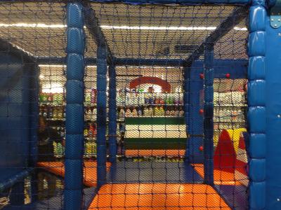 Cina Rete di corda anti-arrampicata per il parco giochi 50 mm 3,0 mm Rete di polietilene intrecciata in vendita