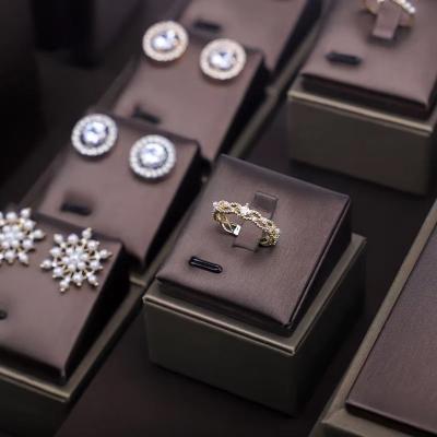 China Customized Design LED Lighting Durable Metal Frame Jewelry Display Tray and Storage Plate for sale