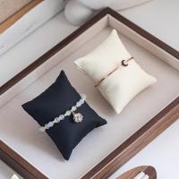 China Customized Design High-Quality Materials Jewelry Display Set for One-Stop Solution Showcase for sale