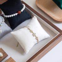 China Customized Design High-Quality Materials Jewelry Display Set for One-Stop Solution Showcase for sale