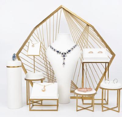 China Luxury Minimalist Jewelry Display Set with Premium Brushed Metal Frame, Ultra-Soft Velvet Lining & Ergonomic Stand Design for sale
