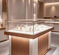 China 50kg Per Shelf Wall Mounted Display Case with LED Lighting and Solid Back for Retail Display for sale