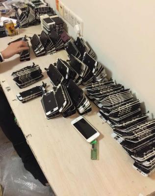 Cina Iphone di riciclaggio LCD Iphone usato originale 5 schermi LCD in vendita