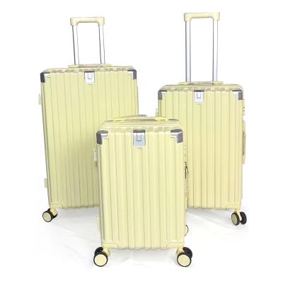 China 3 piece hard shell suitcase set with Spinner Wheels Hardside Suitcases 20/24/28 Inch TSA Lock USB Charging Cup Holder Makeup Bag for Men Women abs hard shell luggage for sale