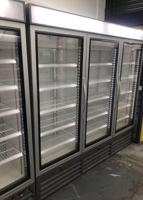 China 2040 litros três congeladores de vidro do especialista das técnicas mercantís da porta do balanço com sistema de refrigeração R290 montado inferior à venda