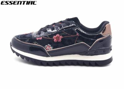 China Embroidery Flowers Womens Fashion Sneakers / Slip On Running Shoes Flat Heel for sale