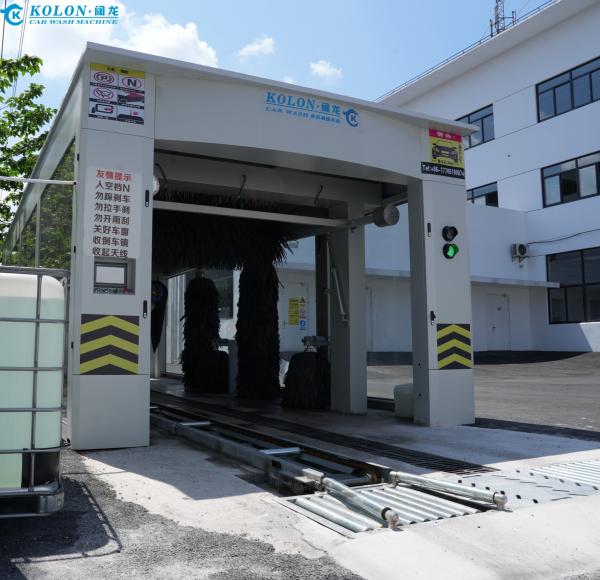 Quality Efficiency Tunnel Car Wash Machine With Low Wax And Shampoo Usage for sale