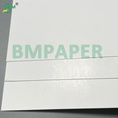 Cina Cartoncino bianco liscio ad alta rigidità da 300 g/m², 310 g/m², 320 g/m² per blister, inserti per scatole regalo, imballaggio di elettronica in vendita