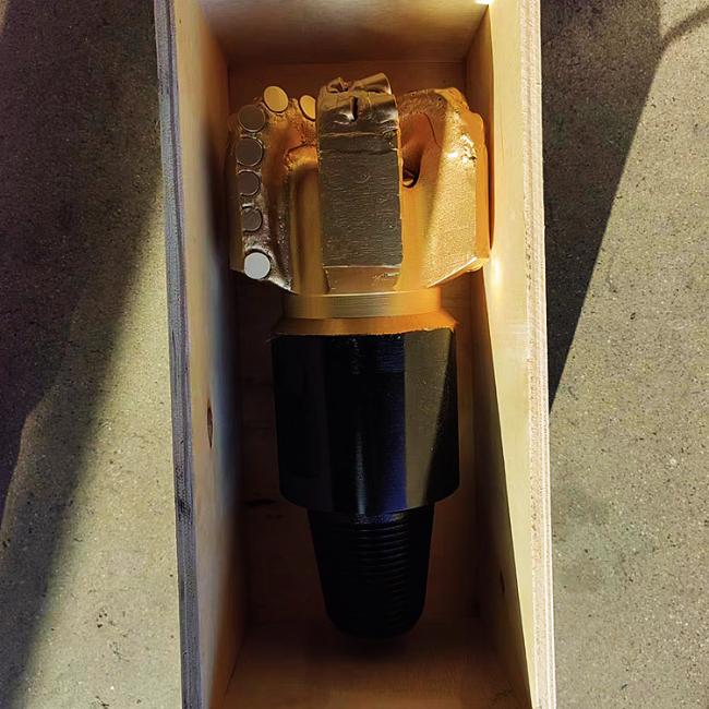 API IADC PDC drill bits set, 6 1/2 inch PDC drill bits & 5 blade pdc metal square hole drill bit