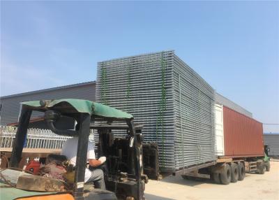 中国 一時的なチェーン・リンクの塀は6つに60mm x 60mm x 2.70mmの間隔をあけるx12の構造の塀の網パネルをはめます 販売のため