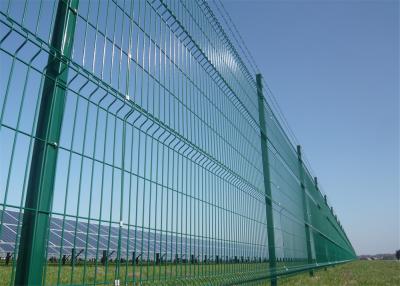 China 50*100 soldado galvanizou a cerca revestida pvc da rede de arame para o quintal à venda