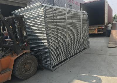 China Portable Construction Fencing Panels 6'x12'  Mesh 63mmx63mm diameter 2.9mm hot dipped galvanized 42 microns at all welds à venda