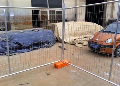 China 2100mm x 2500mm temporary fencing panels for melbourne market OD40mm x 2.00mm mesh 60mm x 150mm en venta