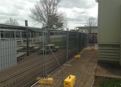 China 14 microns hdg pre-galvanized temporary fencing panels 2100mm x 2400mm od 32 x 1.40mm mesh 60mm x 150mm à venda