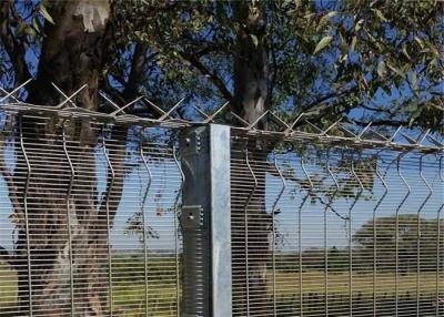 Cina 358 Wire Mesh Fence Panels 4000mm Height Fence Panels in vendita