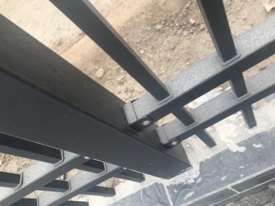 Cina Spear Top Metal Fencing | Steel Picket | China Metal Fence Supplier 1800mm*2400mm width tubular steel garrison fence in vendita