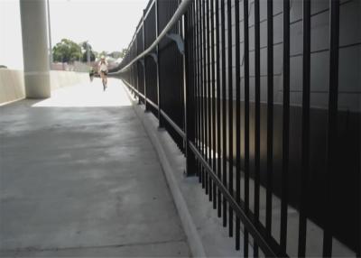 Cina Direct Factory Price Spear Top Metal Fence With A Series Of Sizes in vendita