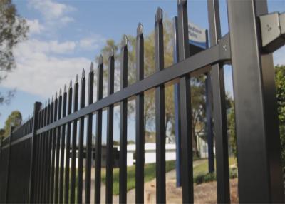 中国 garrison fence panels spear crimped design 1800mm height and 3000mm width 販売のため