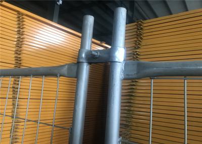 中国 Temporary Fence Panels Free Customized Logo Onto Fence Base 2.1m x 2.5m wall thick 1.5mm 販売のため