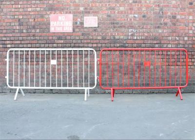 中国 150MM Vertical Spacing Crowd Control Fencing 販売のため