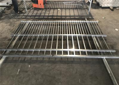 中国 Steel Tubular Fence Panels Customized Size 2.1m x 2.45m Rail 50mm Punched Hot dipped Galvanized In Zinc Pool 販売のため