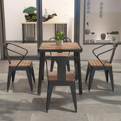 China Tabela e cadeira de jantar de madeira para jardim de estilo moderno à venda