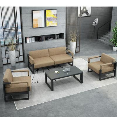 China Xiamen Vintage Lederen en Houten Tuinsofa Set Meubelen met Poedergecoate Metalen Frame Te koop