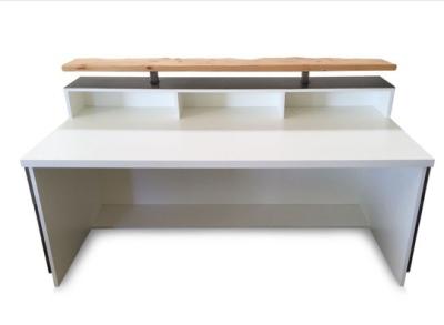 China Contador de facturación en forma de L de madera para recepción de oficina Diseño personalizado en venta