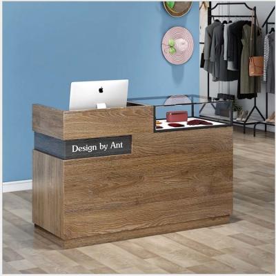 Cina Negozi di vendita al dettaglio Modern Wood MDF Checkout Reception Desk with Glass Box Checkout Counter in vendita