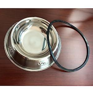 Stainless Steel Dog Bowls with Non-Slip Rubber Bases (S)